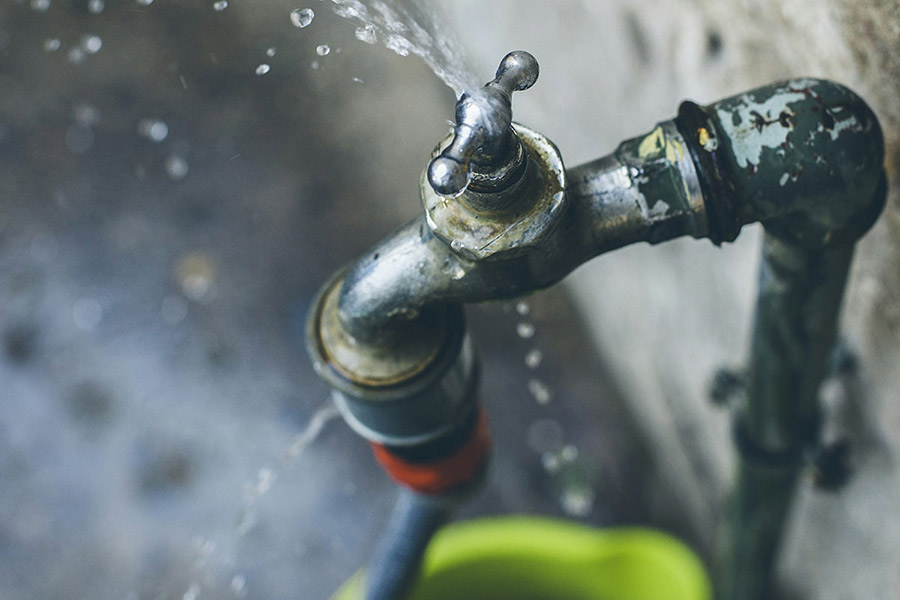 Tips and tricks for how to fix a dripping tap | RACV