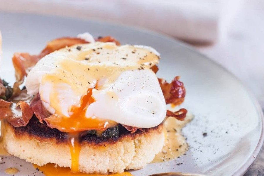 Top chef’s guide to the best way to poach an egg | RACV
