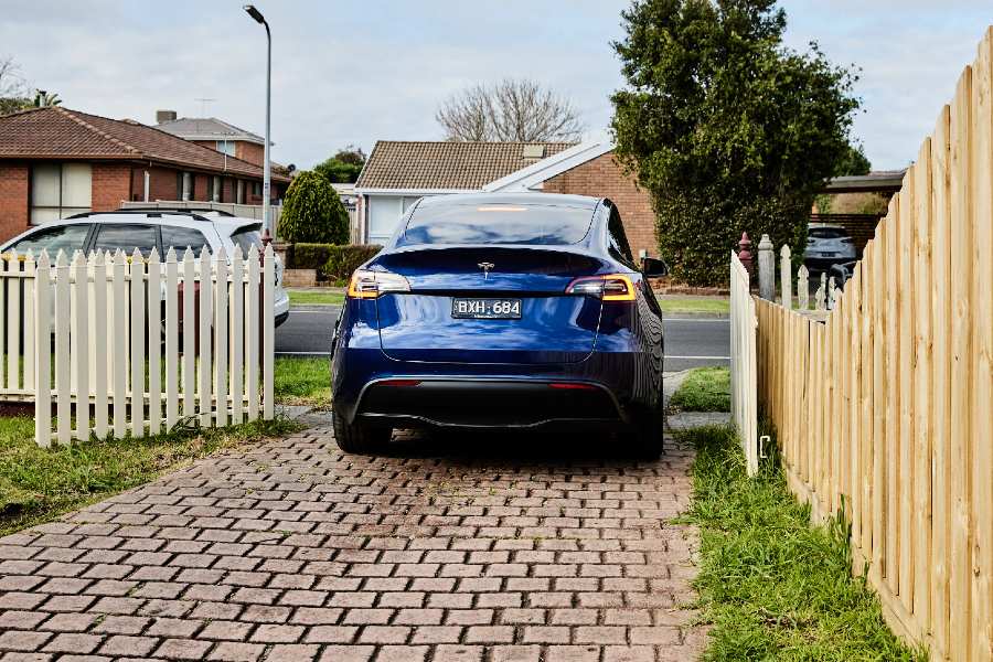 Electric vehicle home charging takes off in Australia | RACV