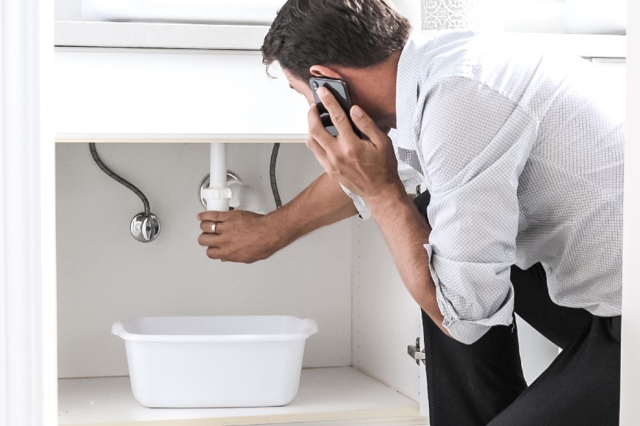 When should you call a plumber? | RACV