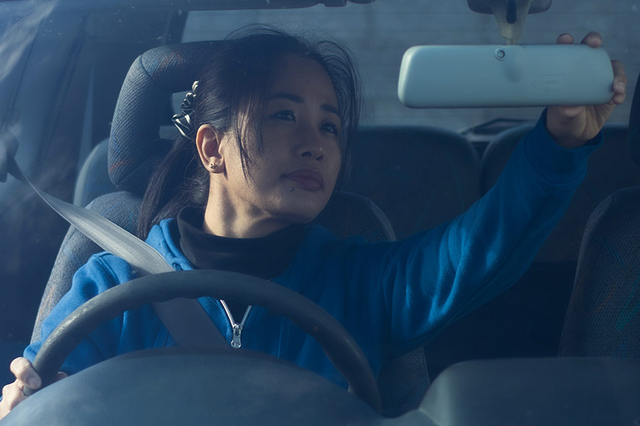 How to safely reverse your car and tips for reverse parking | RACV