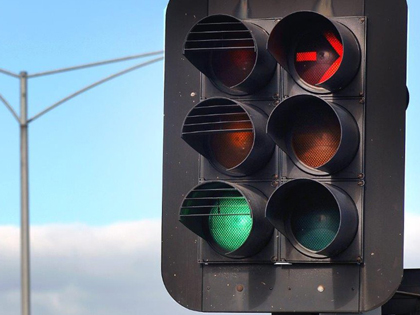 can you make a u turn on a red arrow