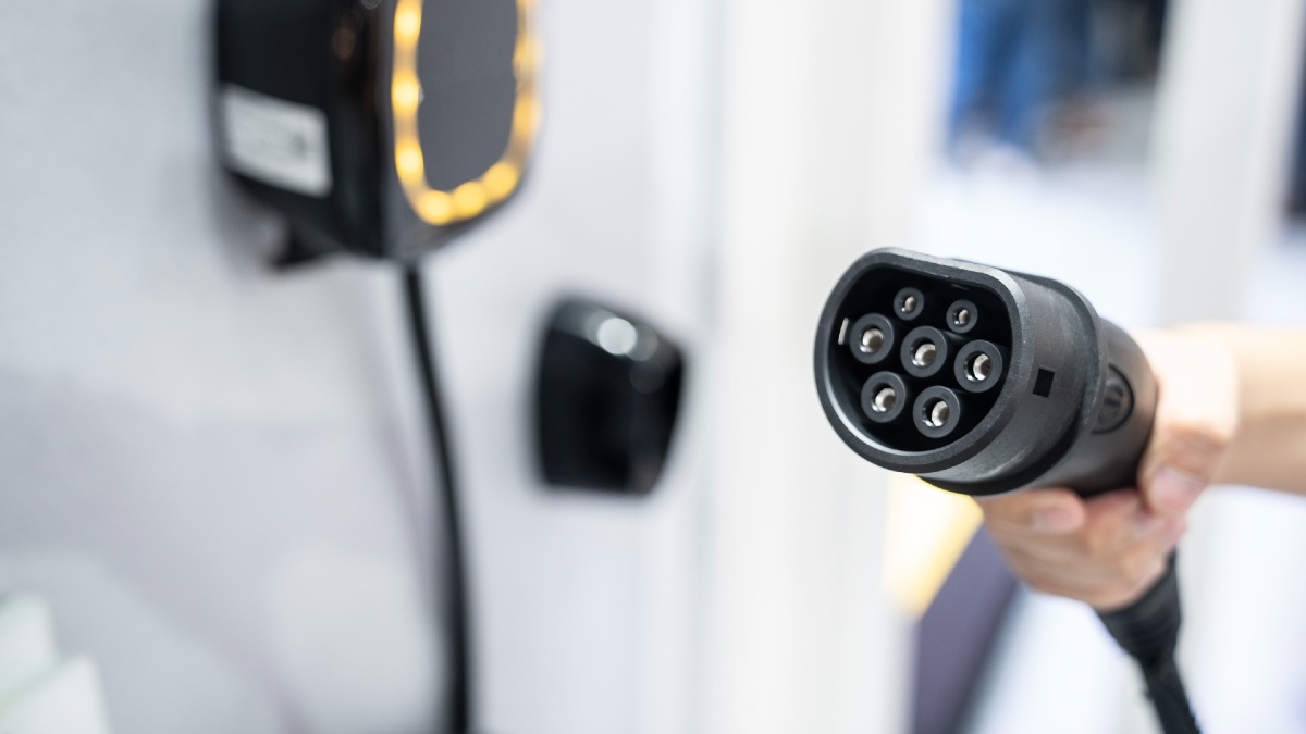 Guide to electric vehicle charging plug types | RACV